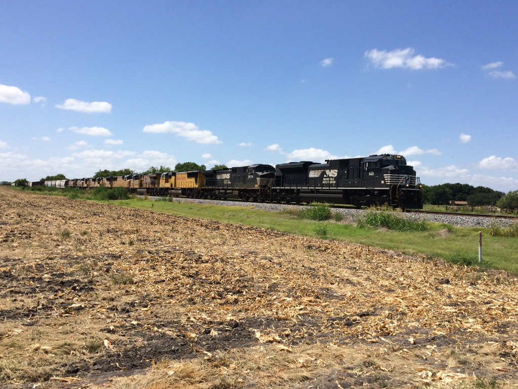 NS 1121 7Aug2016 NB approaching Thorndale Road with nine unit lash-up and covered hoppers